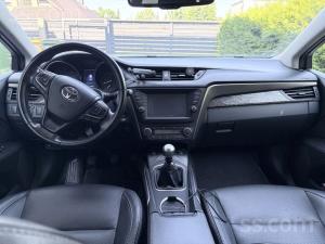 Grey Toyota Avensis 2016 in Riga, with an engine capacity of 2.00 L and mileage of 150 thousand km for 9200 €, photo 8 on AUTOMOTO.COM.LV