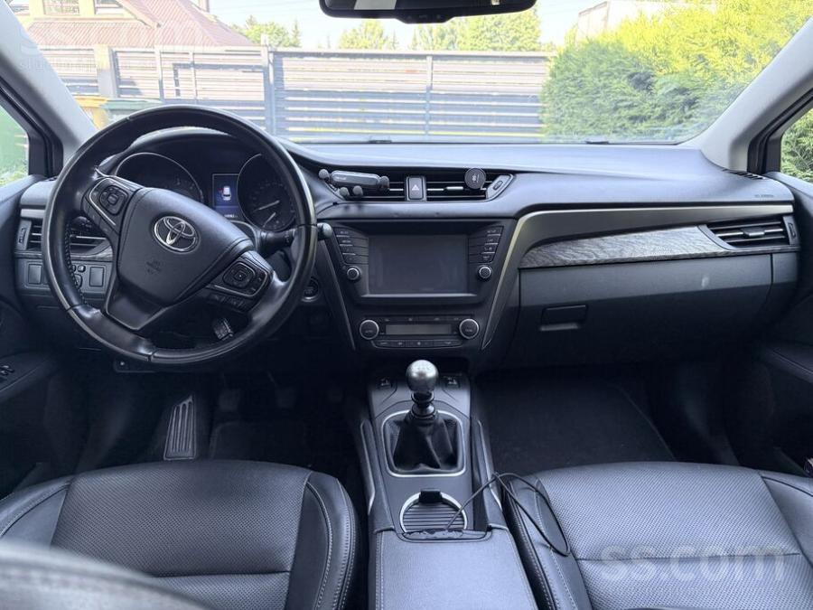 Grey Toyota Avensis 2016 in Riga, with an engine capacity of 2.00 L and mileage of 150 thousand km for 9200 €, photo 8 on AUTOMOTO.COM.LV