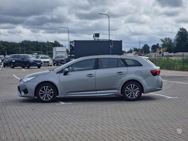 Серый Тойота Авенсис 2016 в Таураге, объемом двигателя 1.60 л и пробегом 227 тыс. км за 6500 €, фото 2 на AUTOMOTO.COM.LV