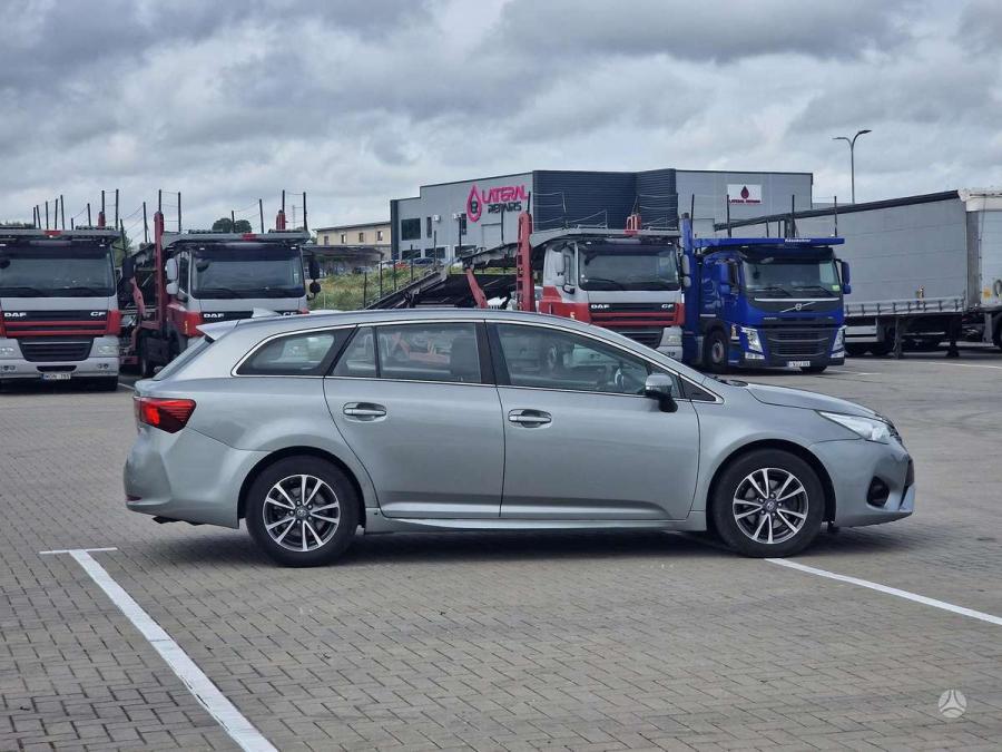 Серый Тойота Авенсис 2016 в Таураге, объемом двигателя 1.60 л и пробегом 227 тыс. км за 6500 €, фото 7 на AUTOMOTO.COM.LV