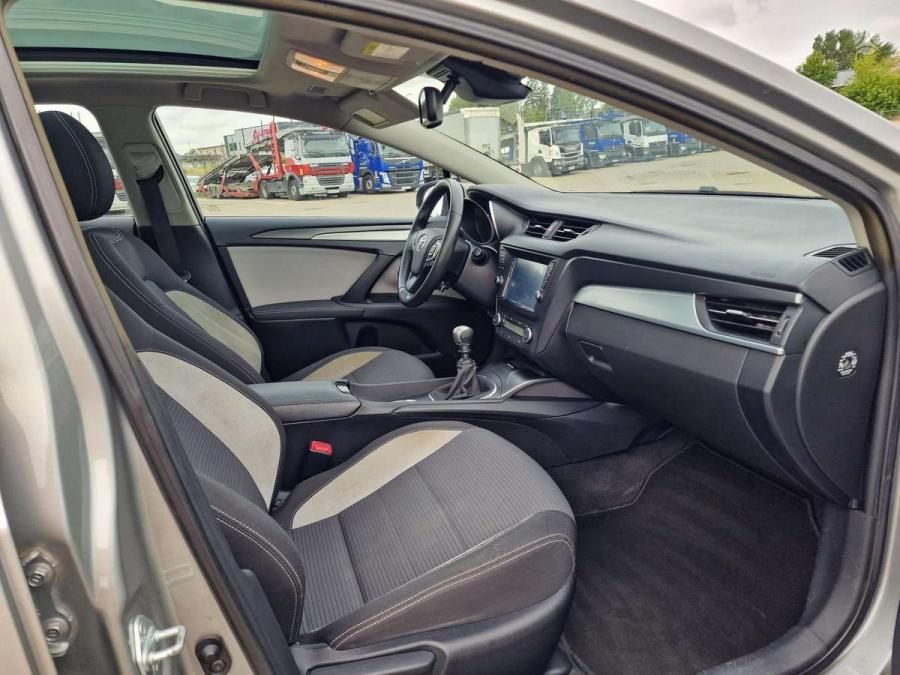 Серый Тойота Авенсис 2016 в Таураге, объемом двигателя 1.60 л и пробегом 227 тыс. км за 6500 €, фото 15 на AUTOMOTO.COM.LV