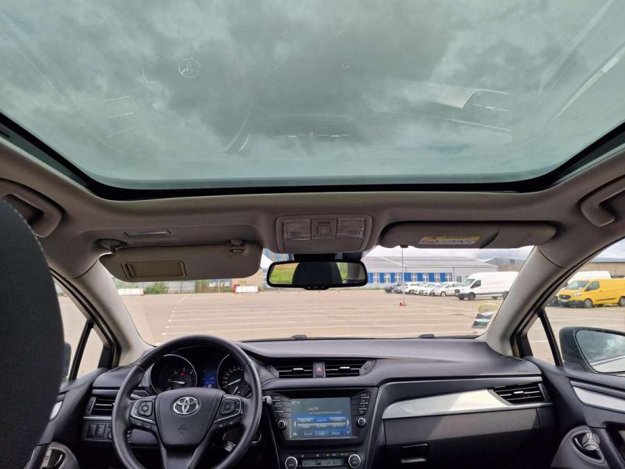 Серый Тойота Авенсис 2016 в Таураге, объемом двигателя 1.60 л и пробегом 227 тыс. км за 6500 €, фото 16 на AUTOMOTO.COM.LV