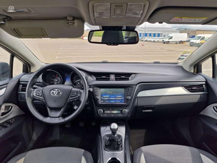 Серый Тойота Авенсис 2016 в Таураге, объемом двигателя 1.60 л и пробегом 227 тыс. км за 6500 €, фото 17 на AUTOMOTO.COM.LV