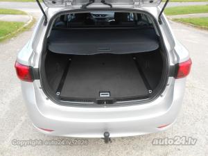 Grey Toyota Avensis 2016 in Viljandi, with an engine capacity of 1.60 L and mileage of 197 thousand km for 8490 €, photo 15 on AUTOMOTO.COM.LV