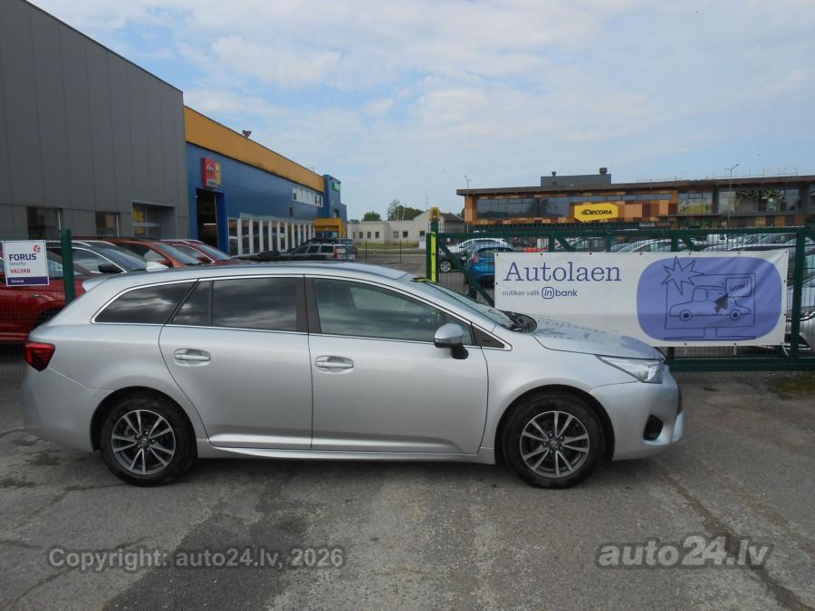 Grey Toyota Avensis 2016 in Viljandi, with an engine capacity of 1.60 L and mileage of 197 thousand km for 8490 €, photo 16 on AUTOMOTO.COM.LV