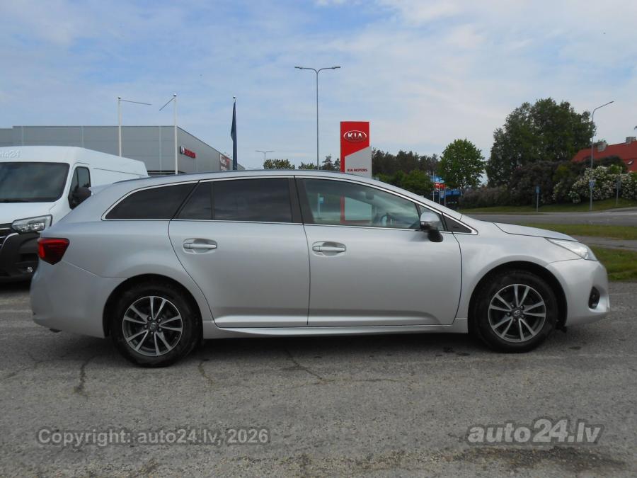 Grey Toyota Avensis 2016 in Viljandi, with an engine capacity of 1.60 L and mileage of 197 thousand km for 8490 €, photo 19 on AUTOMOTO.COM.LV