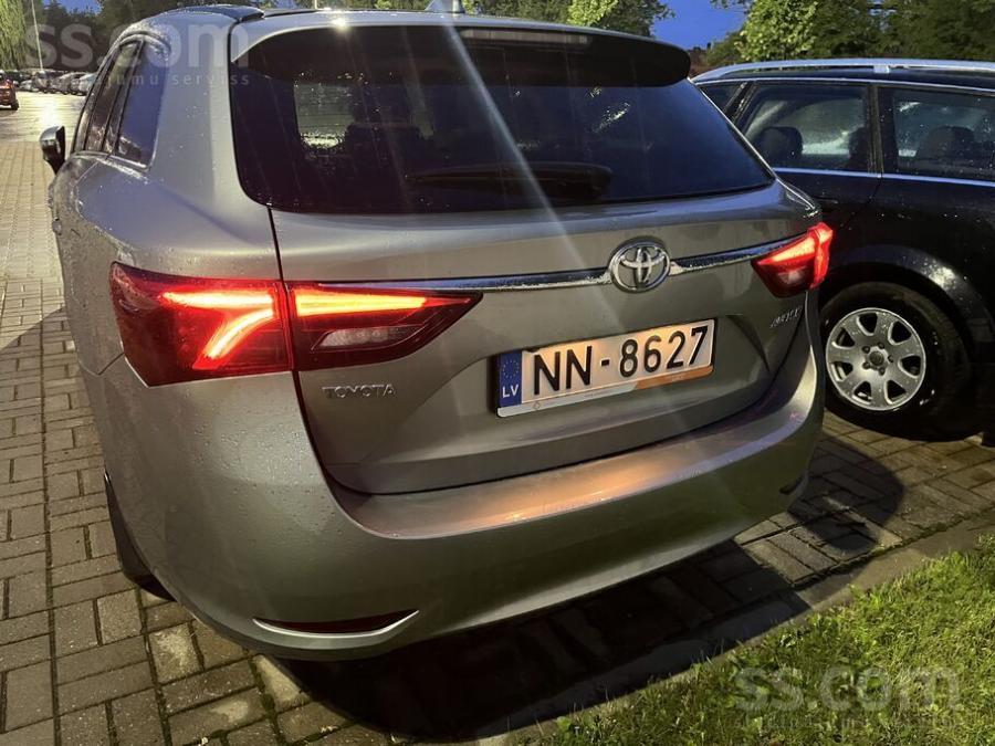 Pelēks Toyota Avensis 2016 Rīga, ar dzinēja tilpumu 2.00 L un nobraukumu 411 tūkst. km par 3400 €, foto 7 vietnē AUTOMOTO.COM.LV
