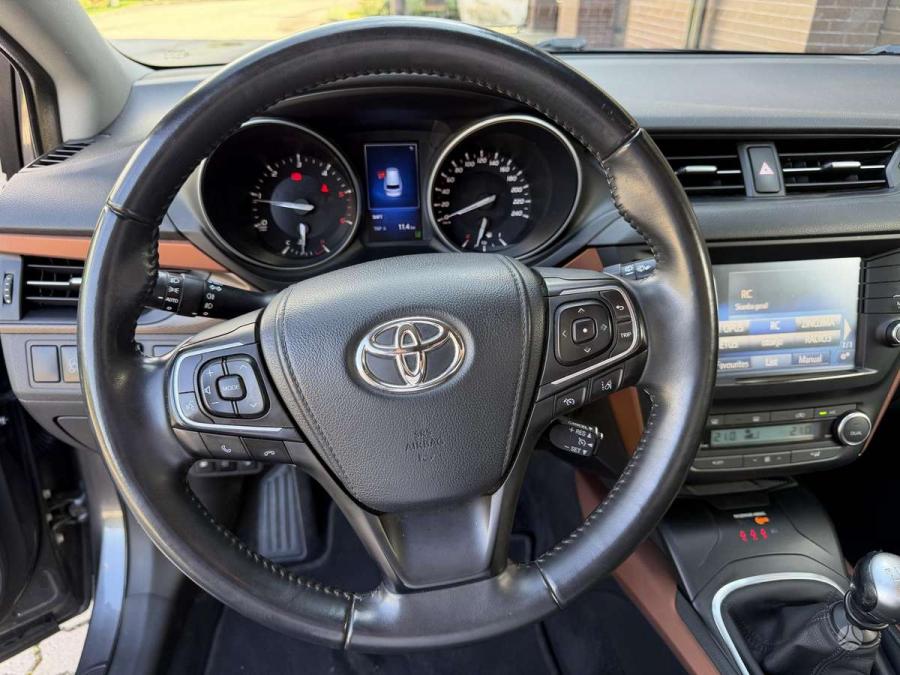 Серый Тойота Авенсис 2016 в Алитус, объемом двигателя 1.60 л и пробегом 327 тыс. км за 7950 €, фото 29 на AUTOMOTO.COM.LV