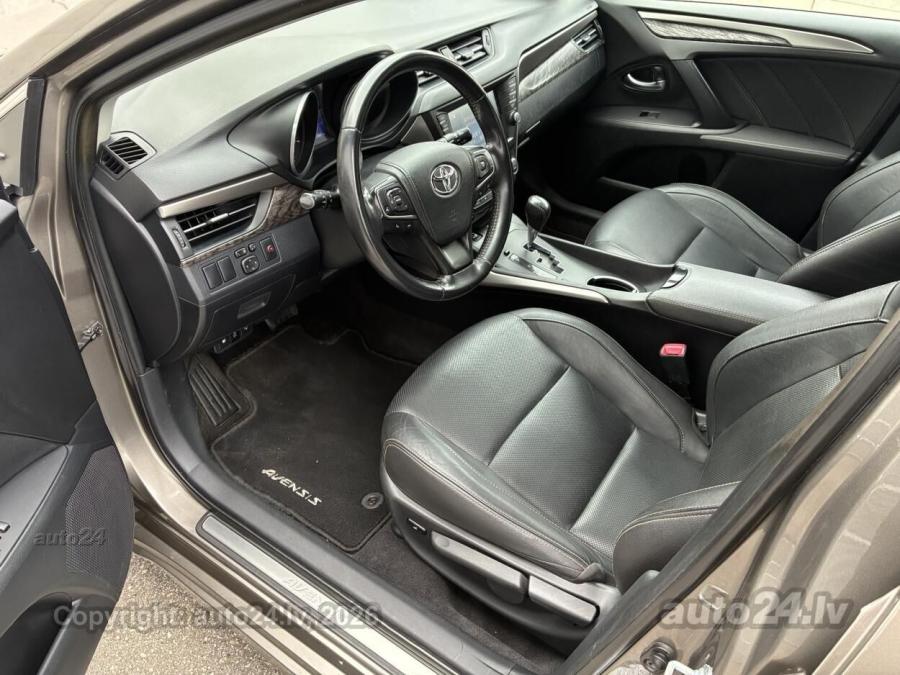Серый Тойота Авенсис 2016 в Тарту, объемом двигателя 1.80 л и пробегом 209 тыс. км за 9900 €, фото 7 на AUTOMOTO.COM.LV