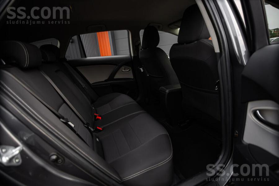 Pelēks Toyota Avensis 2016 Jelgava, ar dzinēja tilpumu 2.00 L un nobraukumu 0 tūkst. km par 9500 €, foto 8 vietnē AUTOMOTO.COM.LV