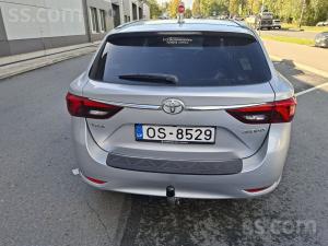Pelēks Toyota Avensis 2016 Rīga, ar dzinēja tilpumu 2.00 L un nobraukumu 212 tūkst. km par 8450 €, foto 6 vietnē AUTOMOTO.COM.LV