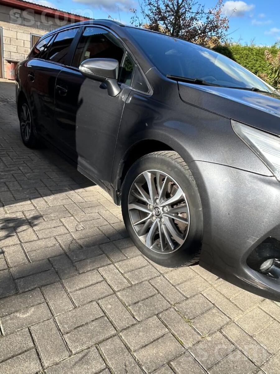 Pelēks Toyota Avensis 2016 Rēzekne, ar dzinēja tilpumu 2.00 L un nobraukumu 148 tūkst. km par 8100 €, foto 3 vietnē AUTOMOTO.COM.LV