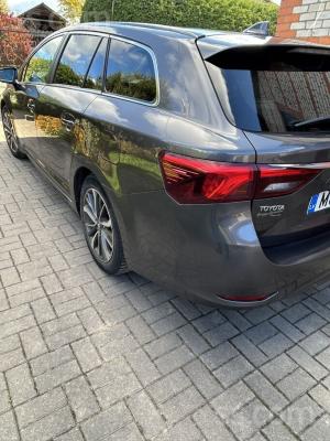 Pelēks Toyota Avensis 2016 Rēzekne, ar dzinēja tilpumu 2.00 L un nobraukumu 148 tūkst. km par 8100 €, foto 5 vietnē AUTOMOTO.COM.LV