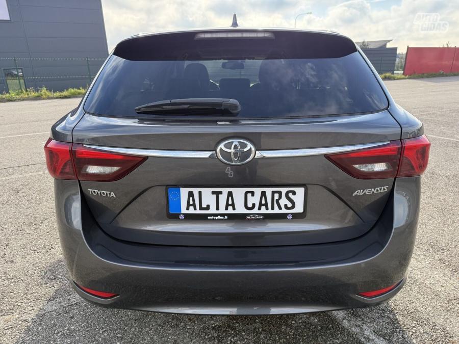 Pelēks Toyota Avensis 2016 Viļņa, ar dzinēja tilpumu 1.80 L un nobraukumu 201 tūkst. km par 10750 €, foto 6 vietnē AUTOMOTO.COM.LV