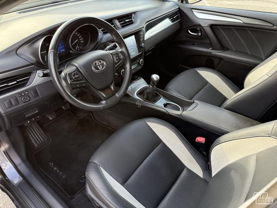 Pelēks Toyota Avensis 2016 Viļņa, ar dzinēja tilpumu 1.80 L un nobraukumu 201 tūkst. km par 10750 €, foto 8 vietnē AUTOMOTO.COM.LV