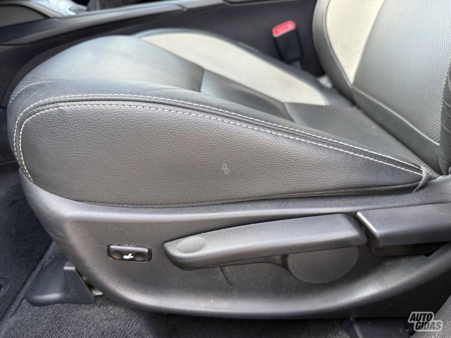 Pelēks Toyota Avensis 2016 Viļņa, ar dzinēja tilpumu 1.80 L un nobraukumu 201 tūkst. km par 10750 €, foto 10 vietnē AUTOMOTO.COM.LV