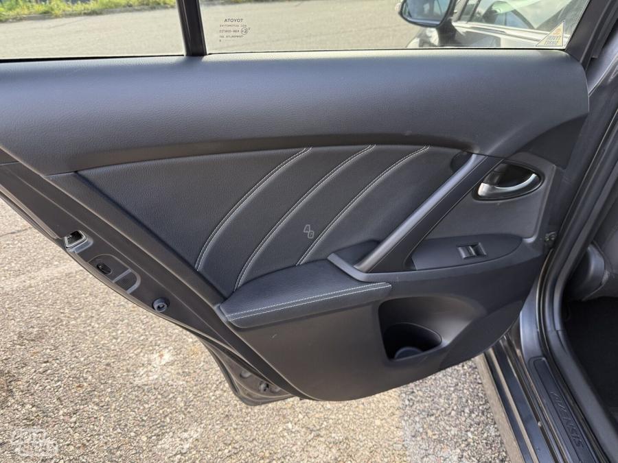Pelēks Toyota Avensis 2016 Viļņa, ar dzinēja tilpumu 1.80 L un nobraukumu 201 tūkst. km par 10750 €, foto 17 vietnē AUTOMOTO.COM.LV