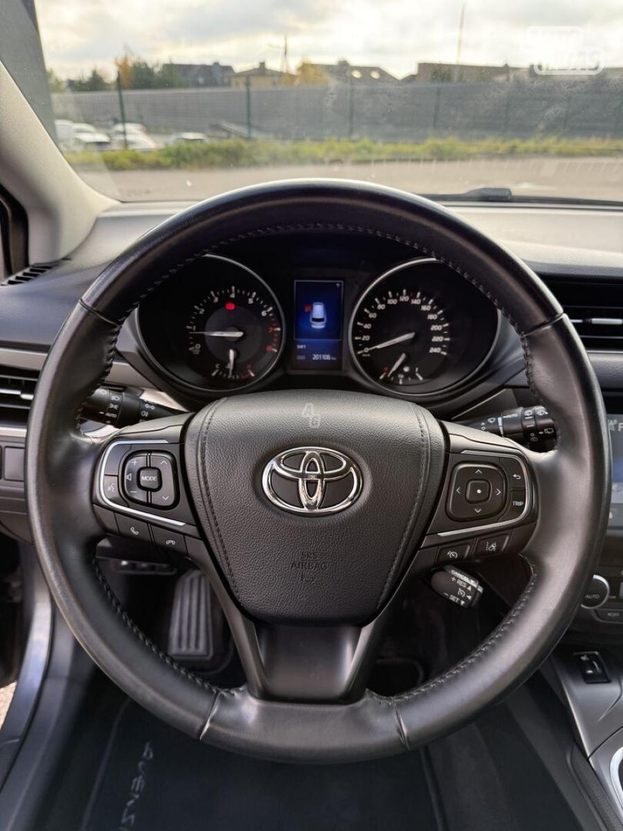 Pelēks Toyota Avensis 2016 Viļņa, ar dzinēja tilpumu 1.80 L un nobraukumu 201 tūkst. km par 10750 €, foto 26 vietnē AUTOMOTO.COM.LV