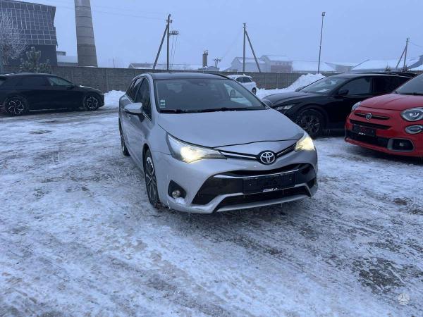 Grey Toyota Avensis 2017 in Taurage, with an engine capacity of 2.00 L and mileage of 300 thousand km for 7300 €, photo 2 on AUTOMOTO.COM.LV