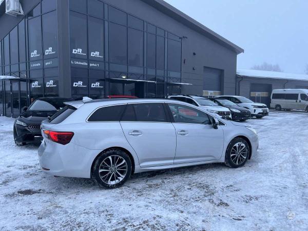 Grey Toyota Avensis 2017 in Taurage, with an engine capacity of 2.00 L and mileage of 300 thousand km for 7300 €, photo 6 on AUTOMOTO.COM.LV