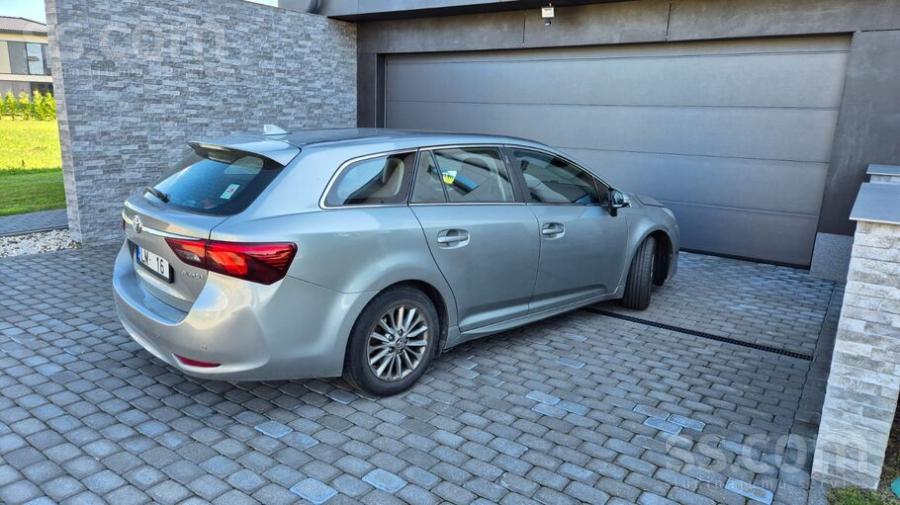 Pelēks Toyota Avensis 2017 Rīga, ar dzinēja tilpumu 1.60 L un nobraukumu 229 tūkst. km par 8500 €, foto 3 vietnē AUTOMOTO.COM.LV