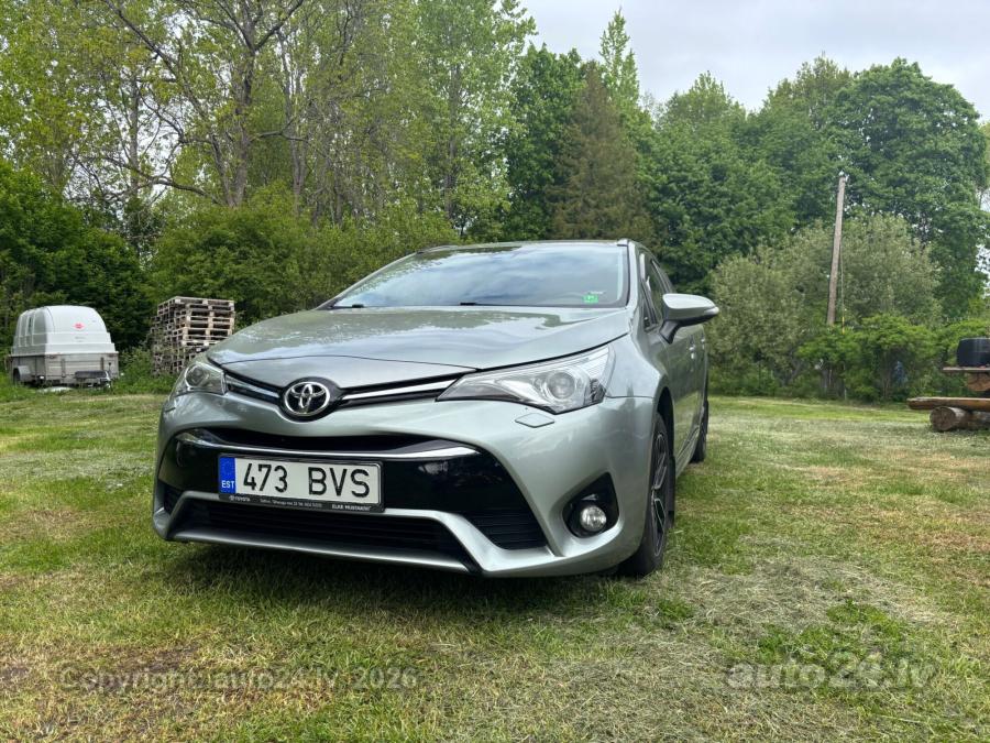 Pelēks Toyota Avensis 2017 Tallina, ar dzinēja tilpumu 1.80 L un nobraukumu 206 tūkst. km par 10900 €, foto 1 vietnē AUTOMOTO.COM.LV