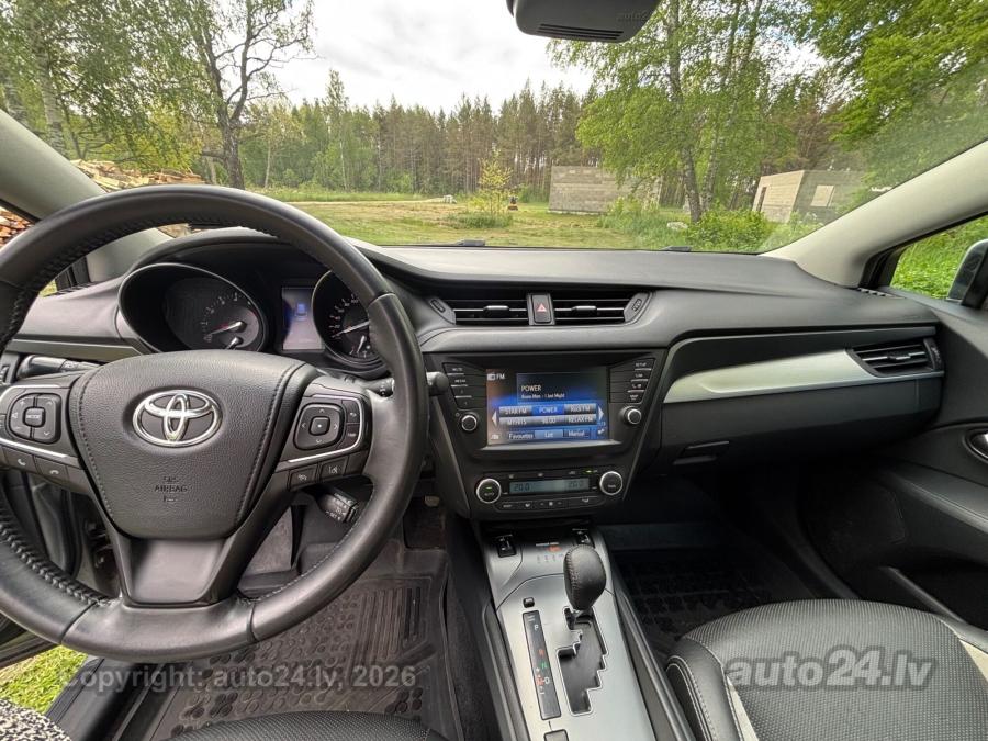 Pelēks Toyota Avensis 2017 Tallina, ar dzinēja tilpumu 1.80 L un nobraukumu 206 tūkst. km par 10900 €, foto 9 vietnē AUTOMOTO.COM.LV
