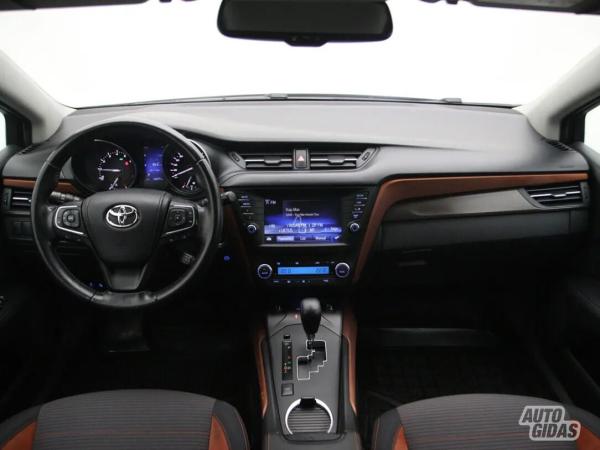 Pelēks Toyota Avensis 2017 Viļņa, ar dzinēja tilpumu 1.80 L un nobraukumu 135 tūkst. km par 13199 €, foto 2 vietnē AUTOMOTO.COM.LV