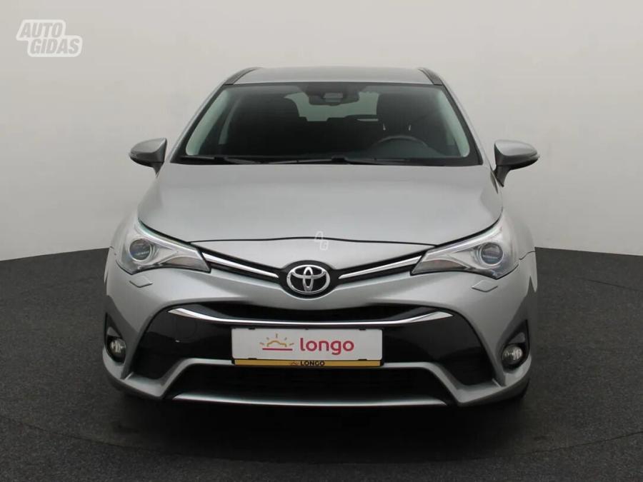 Pelēks Toyota Avensis 2017 Viļņa, ar dzinēja tilpumu 1.80 L un nobraukumu 135 tūkst. km par 13199 €, foto 4 vietnē AUTOMOTO.COM.LV