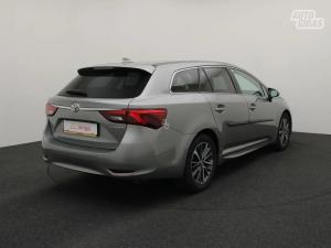 Pelēks Toyota Avensis 2017 Viļņa, ar dzinēja tilpumu 1.80 L un nobraukumu 135 tūkst. km par 13199 €, foto 9 vietnē AUTOMOTO.COM.LV