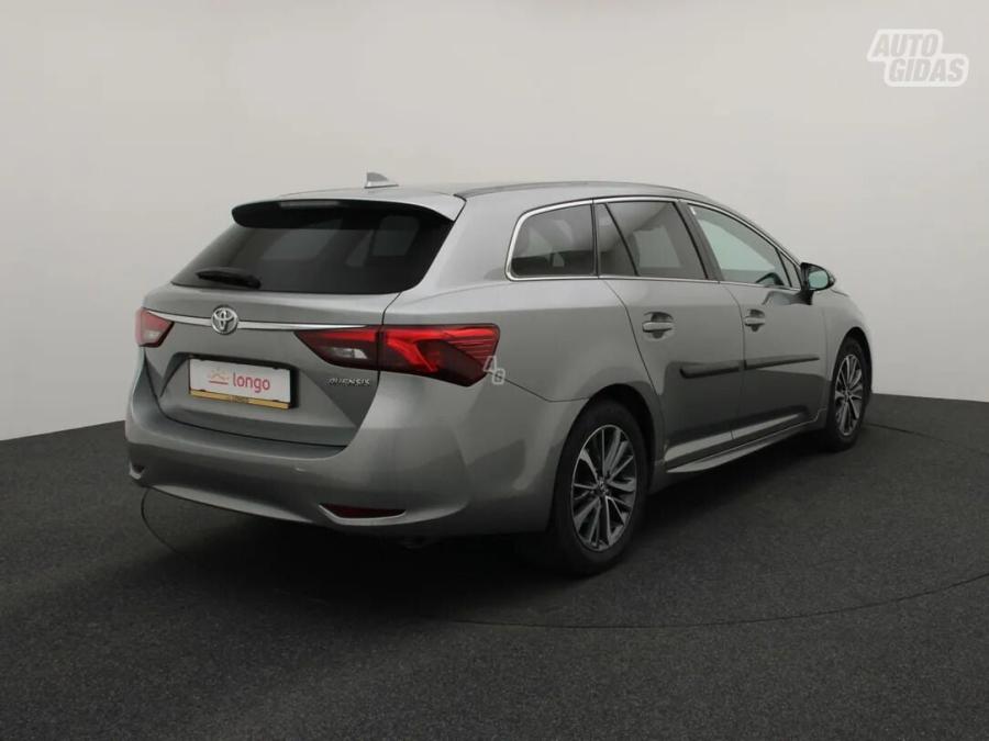 Pelēks Toyota Avensis 2017 Viļņa, ar dzinēja tilpumu 1.80 L un nobraukumu 135 tūkst. km par 13199 €, foto 9 vietnē AUTOMOTO.COM.LV