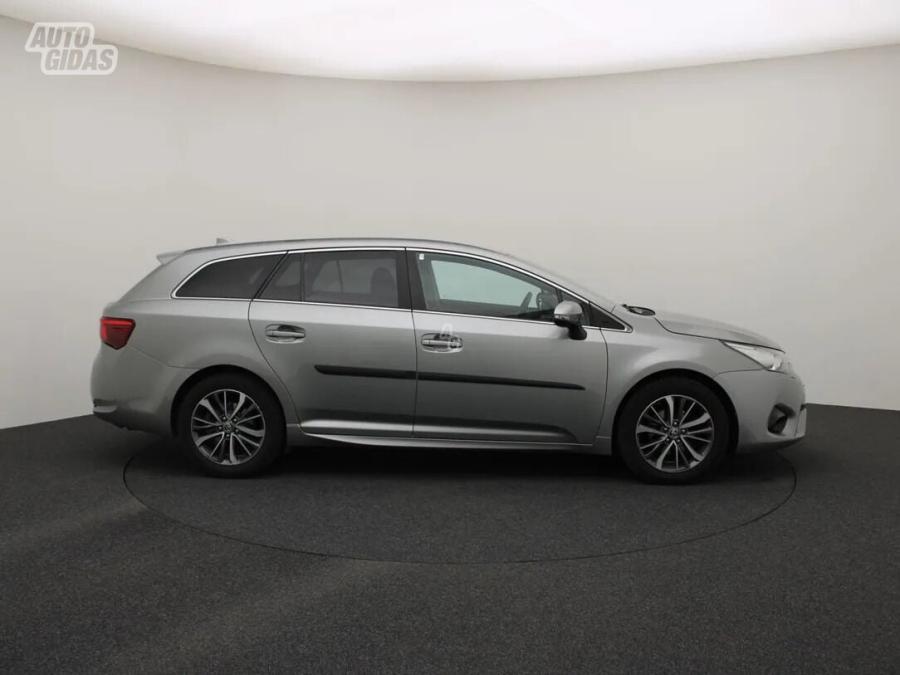 Pelēks Toyota Avensis 2017 Viļņa, ar dzinēja tilpumu 1.80 L un nobraukumu 135 tūkst. km par 13199 €, foto 10 vietnē AUTOMOTO.COM.LV