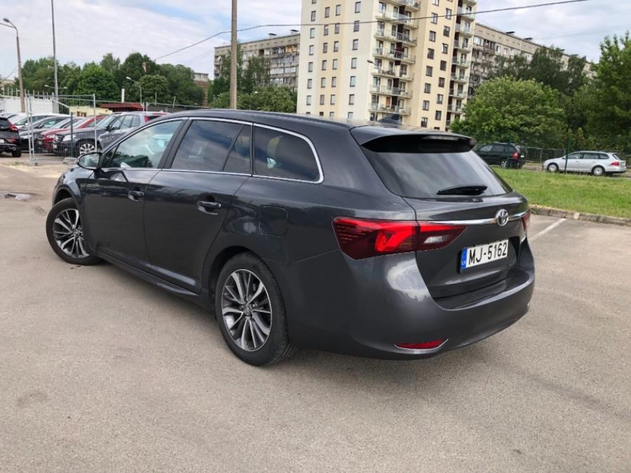 Grey Toyota Avensis 2017 in Riga, with an engine capacity of 2.00 L and mileage of 141 thousand km for 10950 €, photo 3 on AUTOMOTO.COM.LV