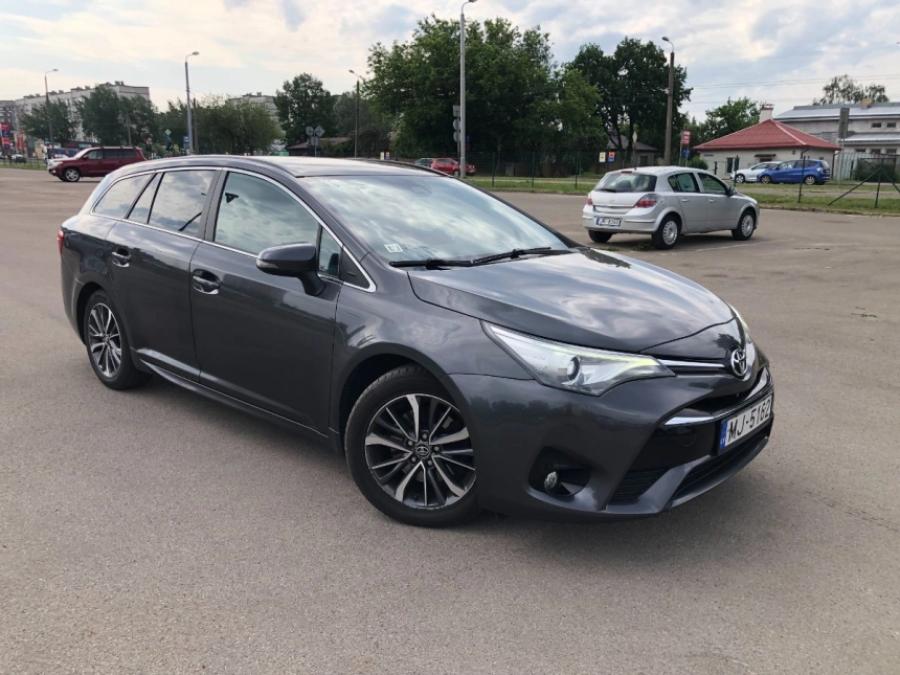 Grey Toyota Avensis 2017 in Riga, with an engine capacity of 2.00 L and mileage of 141 thousand km for 10950 €, photo 4 on AUTOMOTO.COM.LV