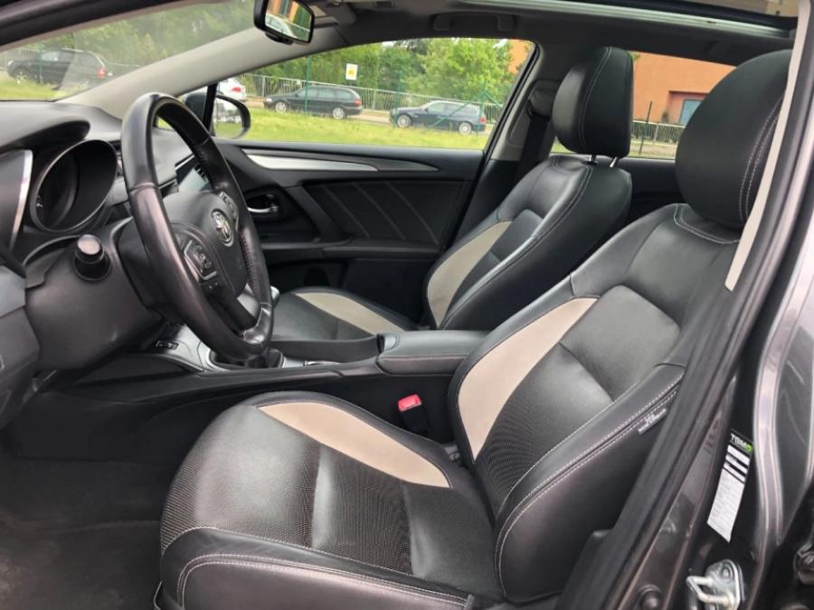 Grey Toyota Avensis 2017 in Riga, with an engine capacity of 2.00 L and mileage of 141 thousand km for 10950 €, photo 10 on AUTOMOTO.COM.LV