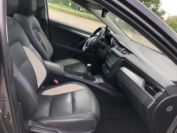 Grey Toyota Avensis 2017 in Riga, with an engine capacity of 2.00 L and mileage of 141 thousand km for 10950 €, photo 10 on AUTOMOTO.COM.LV
