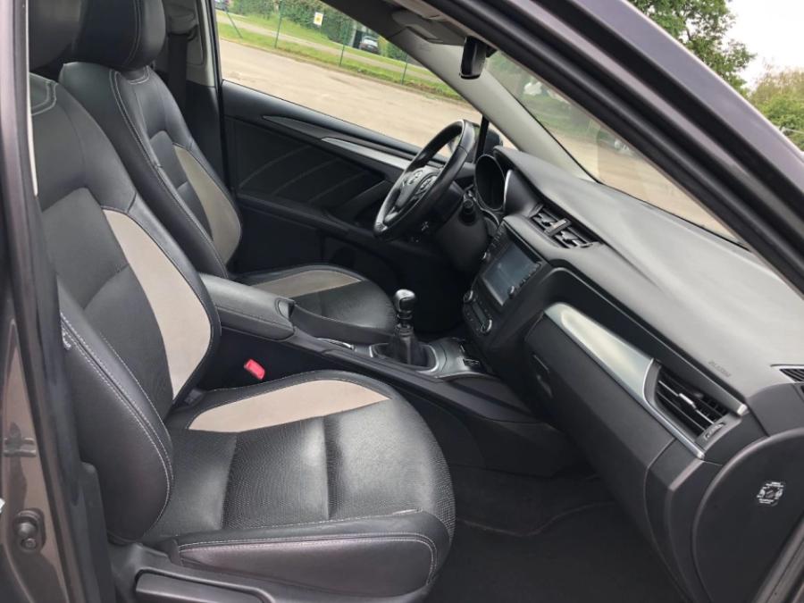 Grey Toyota Avensis 2017 in Riga, with an engine capacity of 2.00 L and mileage of 141 thousand km for 10950 €, photo 11 on AUTOMOTO.COM.LV