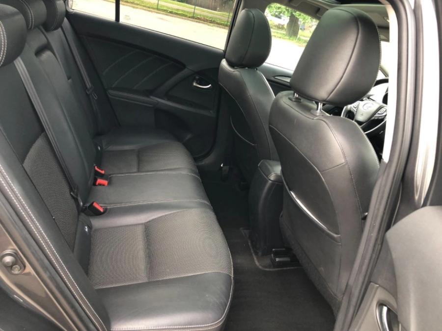 Grey Toyota Avensis 2017 in Riga, with an engine capacity of 2.00 L and mileage of 141 thousand km for 10950 €, photo 13 on AUTOMOTO.COM.LV