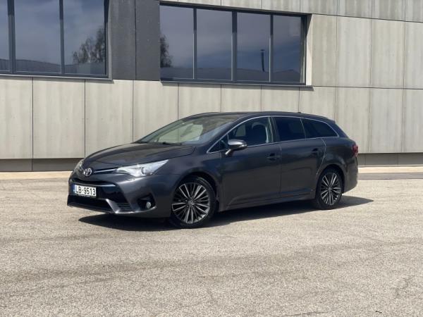 Pelēks Toyota Avensis 2017 Rīga, ar dzinēja tilpumu 2.00 L un nobraukumu 206 tūkst. km par 10290 €, foto 1 vietnē AUTOMOTO.COM.LV