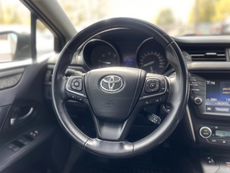 Pelēks Toyota Avensis 2017 Rīga, ar dzinēja tilpumu 2.00 L un nobraukumu 206 tūkst. km par 10290 €, foto 23 vietnē AUTOMOTO.COM.LV