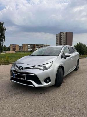 Серый Тойота Авенсис 2017 в Радвилишкис, объемом двигателя 1.80 л и пробегом 182 тыс. км за 11000 €, фото  на AUTOMOTO.COM.LV