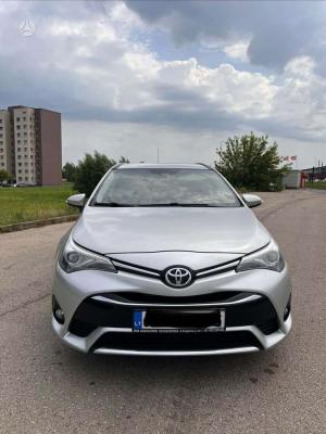 Серый Тойота Авенсис 2017 в Радвилишкис, объемом двигателя 1.80 л и пробегом 182 тыс. км за 11000 €, фото 3 на AUTOMOTO.COM.LV