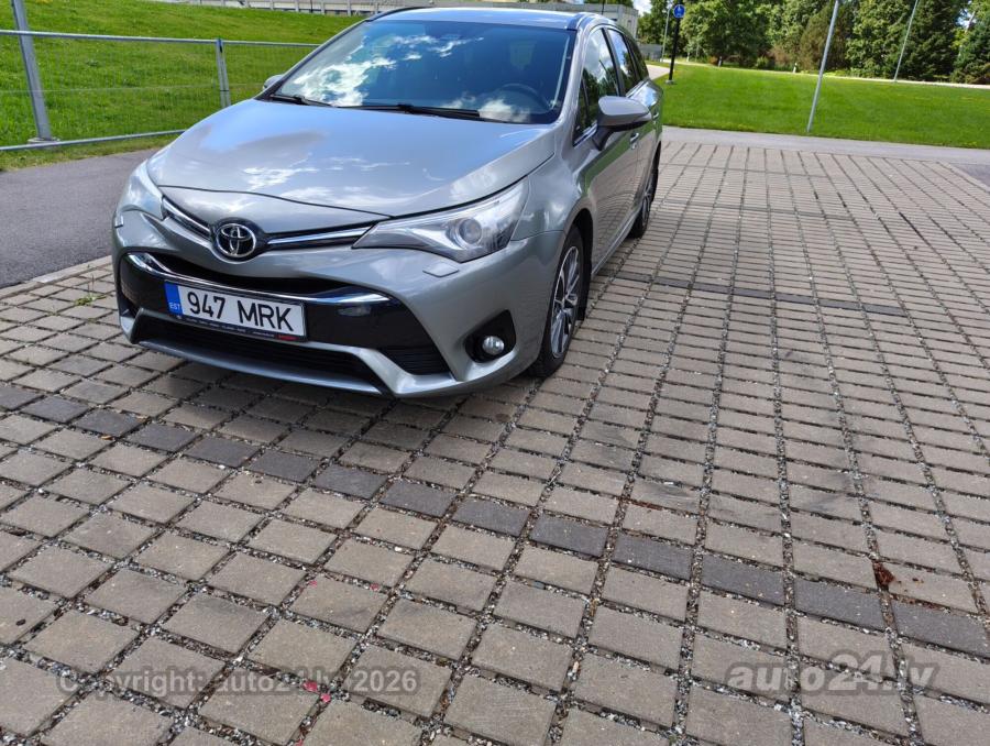 Grey Toyota Avensis 2017 in Tartu, with an engine capacity of 1.80 L and mileage of 217 thousand km for 9900 €, photo 3 on AUTOMOTO.COM.LV