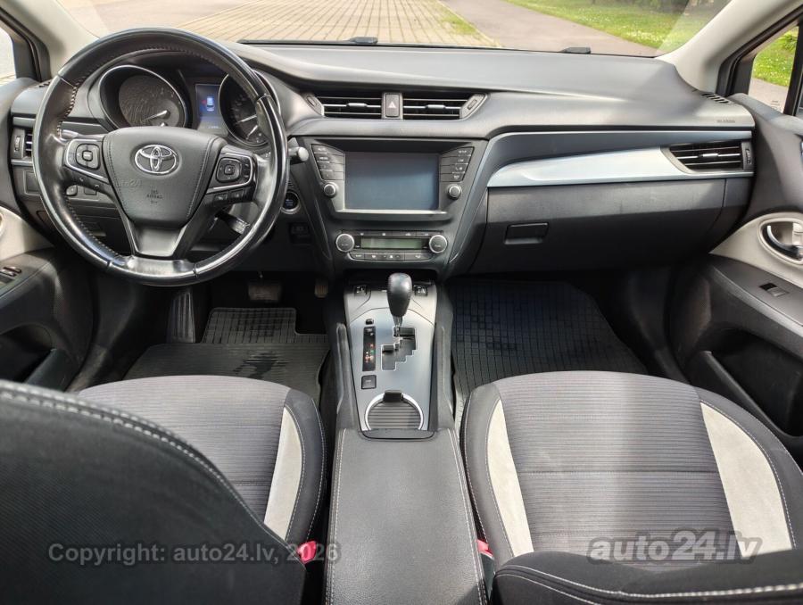 Grey Toyota Avensis 2017 in Tartu, with an engine capacity of 1.80 L and mileage of 217 thousand km for 9900 €, photo 7 on AUTOMOTO.COM.LV
