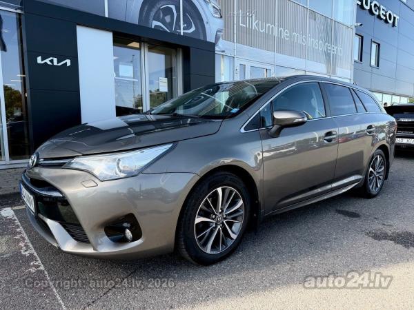 Pelēks Toyota Avensis 2017 Tallina, ar dzinēja tilpumu 1.60 L un nobraukumu 101 tūkst. km par 12900 €, foto 1 vietnē AUTOMOTO.COM.LV
