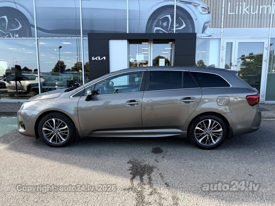 Серый Тойота Авенсис 2017 в Таллин, объемом двигателя 1.60 л и пробегом 101 тыс. км за 12900 €, фото 3 на AUTOMOTO.COM.LV