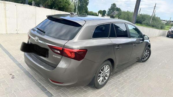 Pelēks Toyota Avensis 2017 Kauņa, ar dzinēja tilpumu 1.80 L un nobraukumu 158 tūkst. km par 12900 €, foto 1 vietnē AUTOMOTO.COM.LV