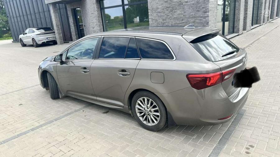 Серый Тойота Авенсис 2017 в Каунас, объемом двигателя 1.80 л и пробегом 158 тыс. км за 12900 €, фото 3 на AUTOMOTO.COM.LV