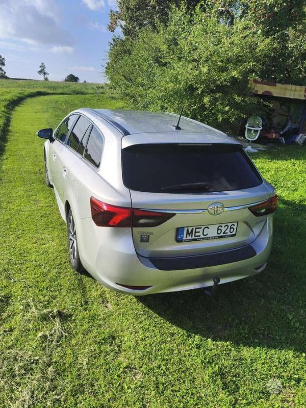 Toyota Avensis 2017 Viļņa vietnē Pelēks Toyota Avensis 2017 Viļņa, ar dzinēja tilpumu 2.00 L un nobraukumu 307 tūkst. km par 8700 €, foto 5 vietnē AUTOMOTO.COM.LV