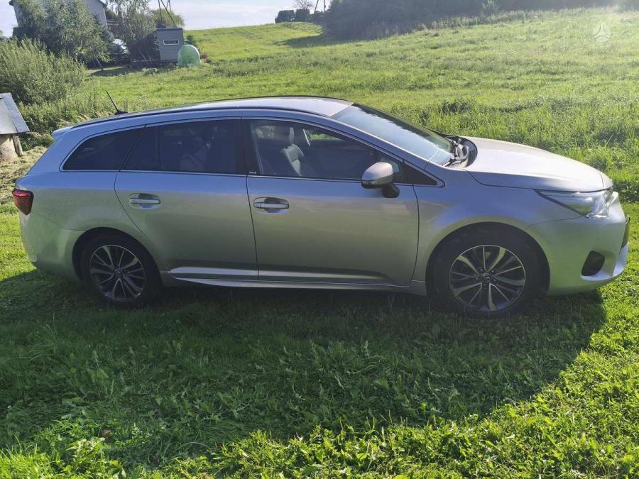 Grey Toyota Avensis 2017 in Vilnius, with an engine capacity of 2.00 L and mileage of 307 thousand km for 8700 €, photo 7 on AUTOMOTO.COM.LV